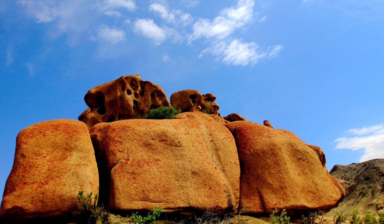 伊吾——隐藏在G7高速公路旁的绝美中国秘境
